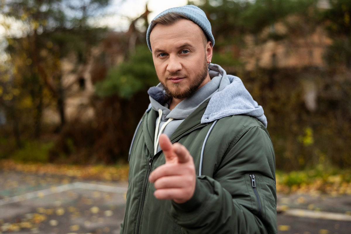 Дмитрий Журавлев станет ведущим нового сезона шоу «Прятки» на СТС – что известно